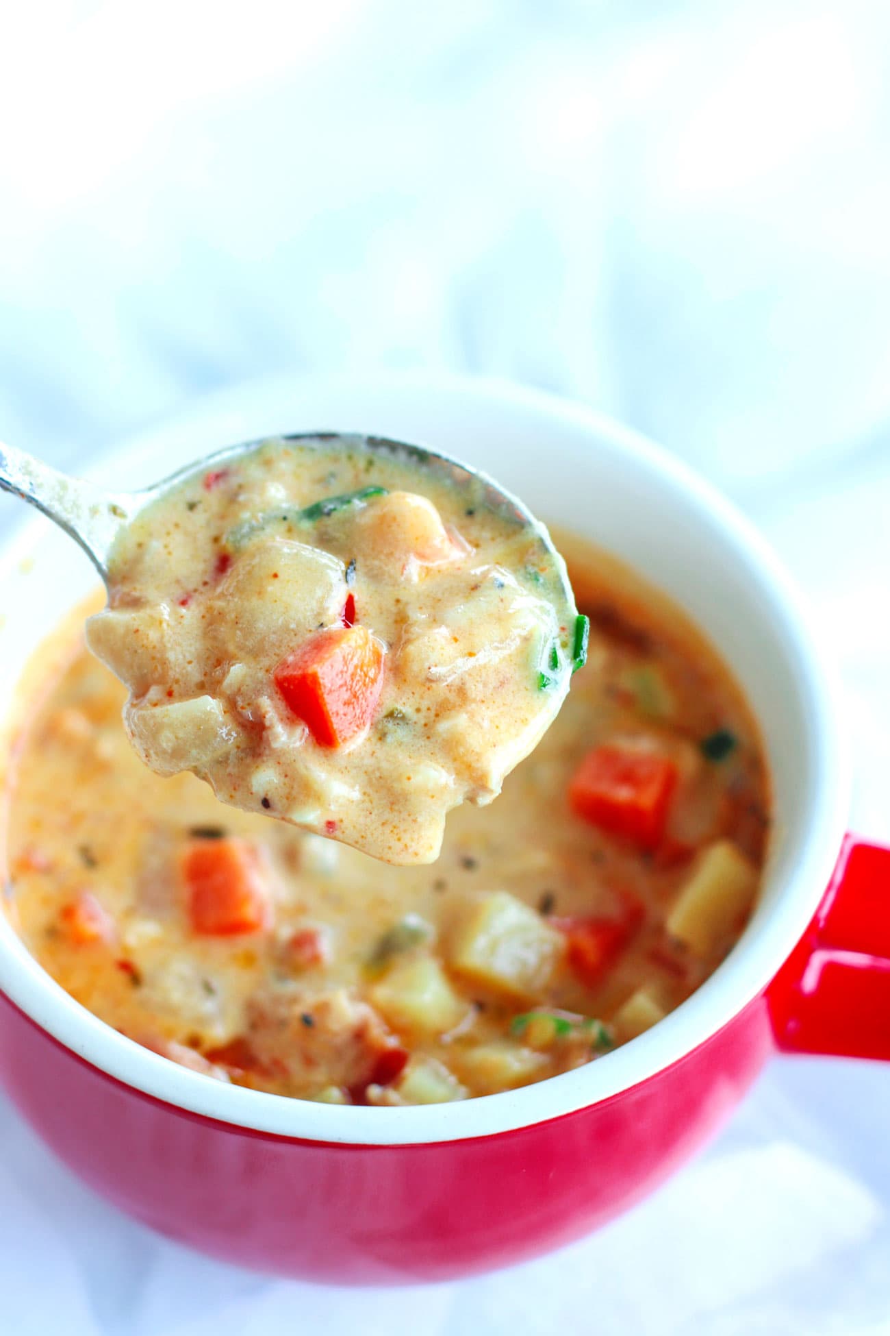 Kicked Up Creamy Clam Chowder - That Spicy Chick