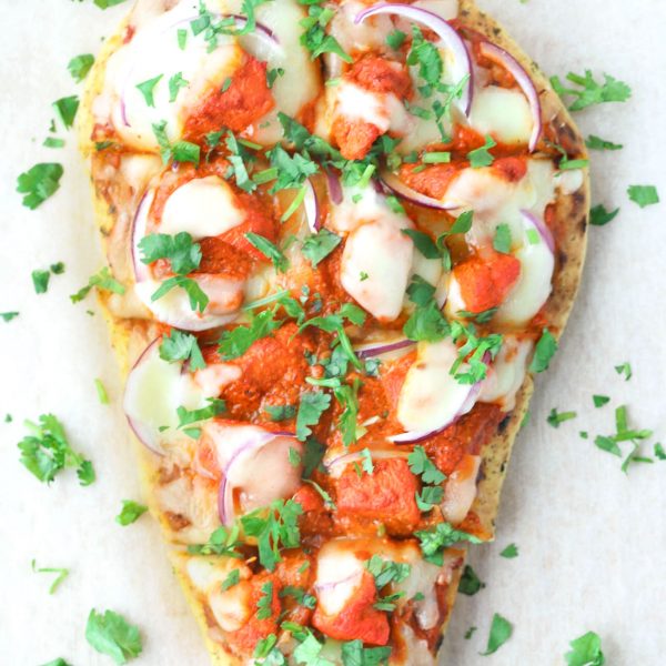 Chicken Tikka Naanza (Naan Pizza!) - That Spicy Chick