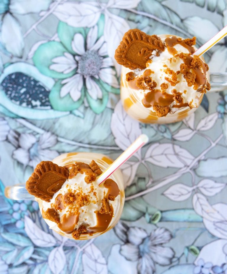 Biscoff Apple Milkshake - Sinfully sweet dessert drink! - That Spicy Chick