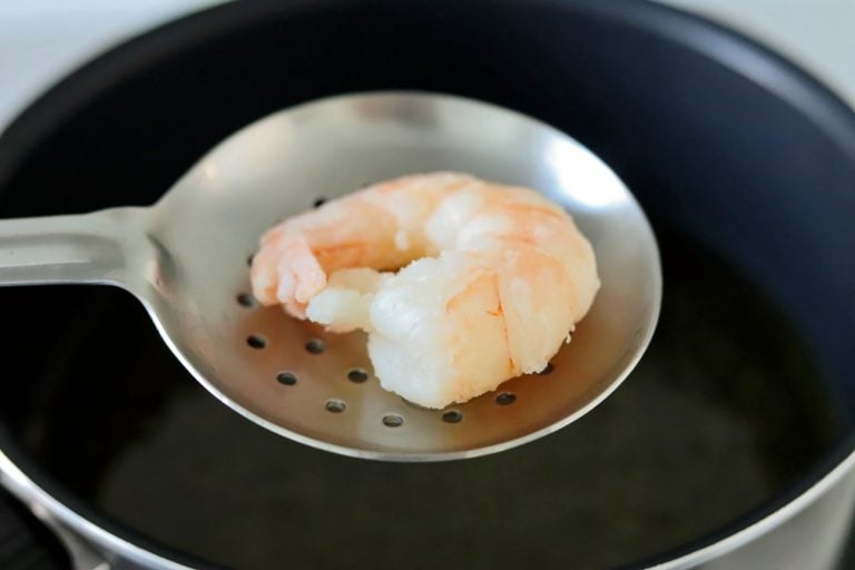 Crispy Prawns with Spicy Mango Mayonnaise - That Spicy Chick