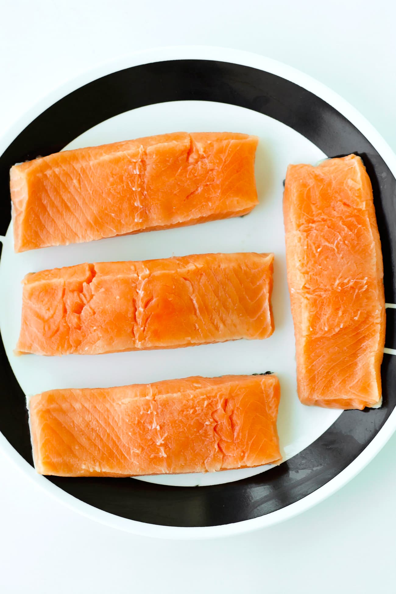 Spicy Indian Pan-fried Salmon (easy weeknight dinner!) - That Spicy Chick