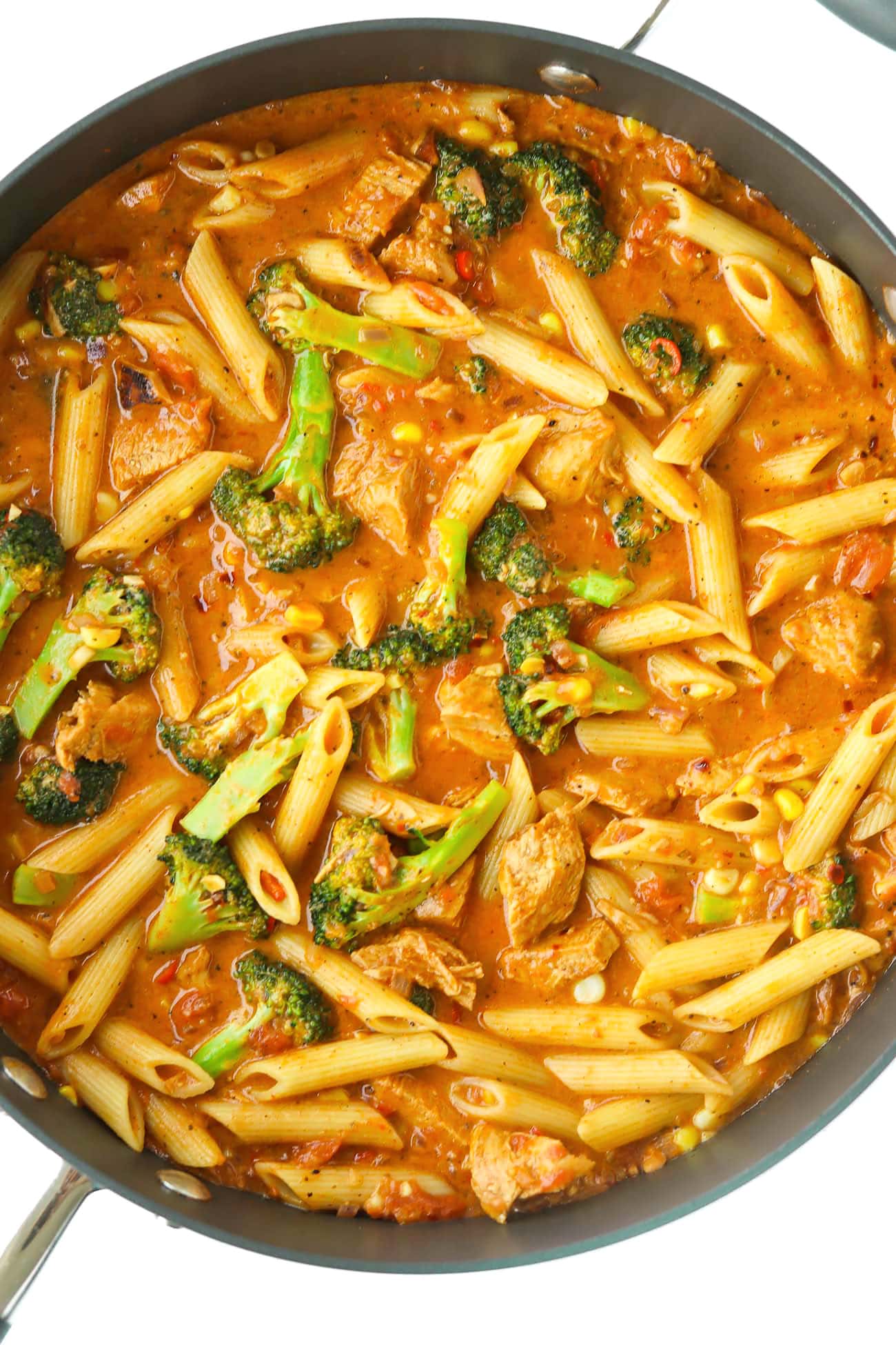 Spicy BBQ Chicken Pasta (Easy, spicy, cheesy dinner!) - That Spicy Chick