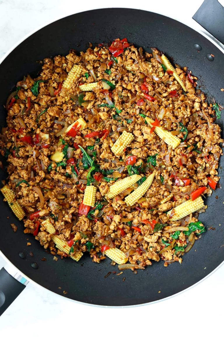 Thai Holy Basil Chicken (Pad Kra Pow Gai) - That Spicy Chick