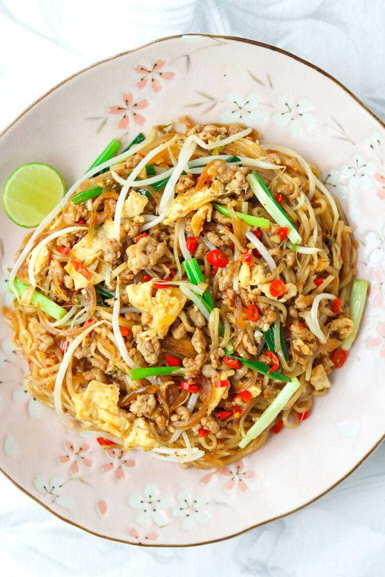 Pad Mee Korat (Pad Thai's spicier cousin!) - That Spicy Chick