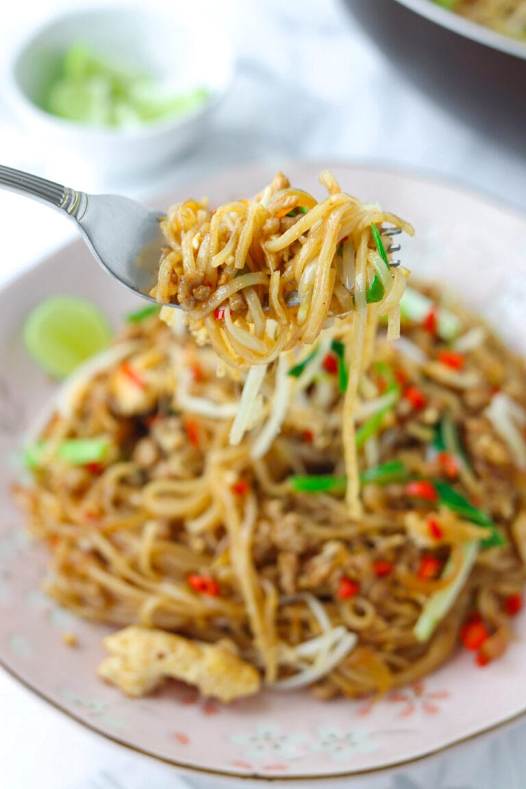 Pad Mee Korat (Pad Thai's spicier cousin!) - That Spicy Chick