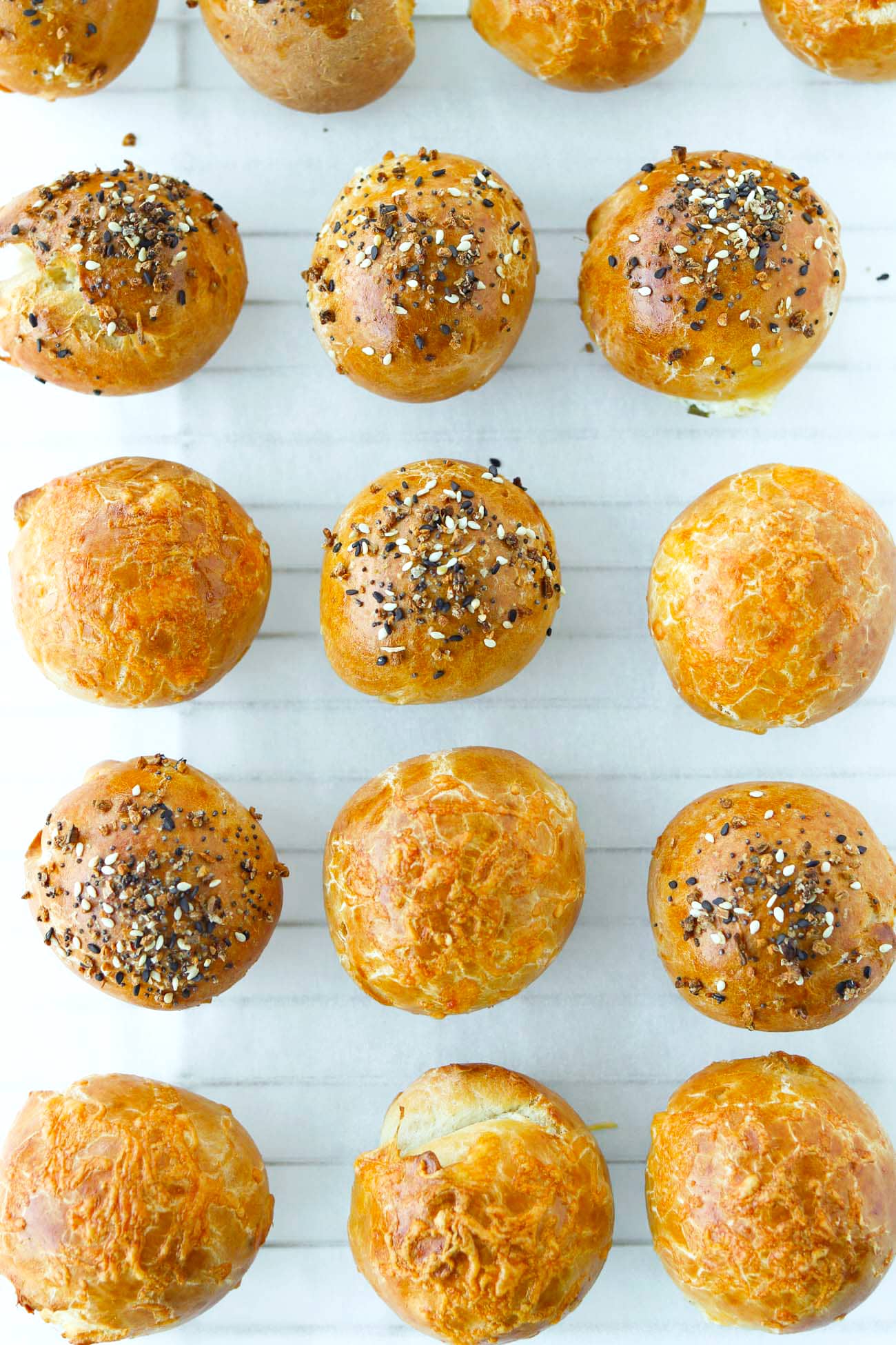 Stuffed Bagel Bombs (made with Greek Yogurt Dough!) - That Spicy Chick