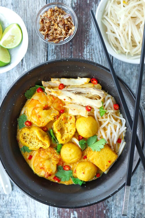 Spicy Curry Laksa (with homemade laksa paste!) - That Spicy Chick