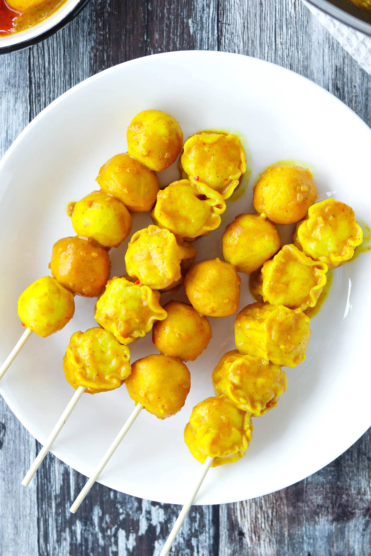 Hong Kong Curry Fish Balls (and Siu Mai / Shu Mai) - That Spicy Chick