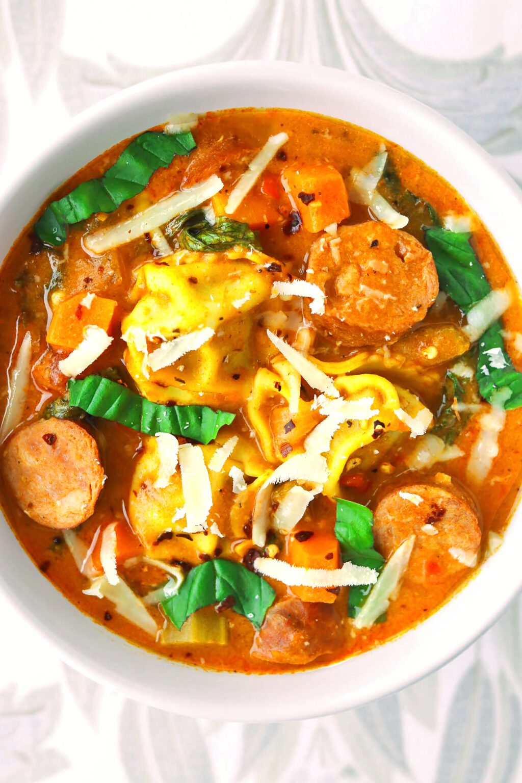 Creamy Rosé Tortellini Soup (Meal Prep Dream + Flexible!) - That Spicy ...