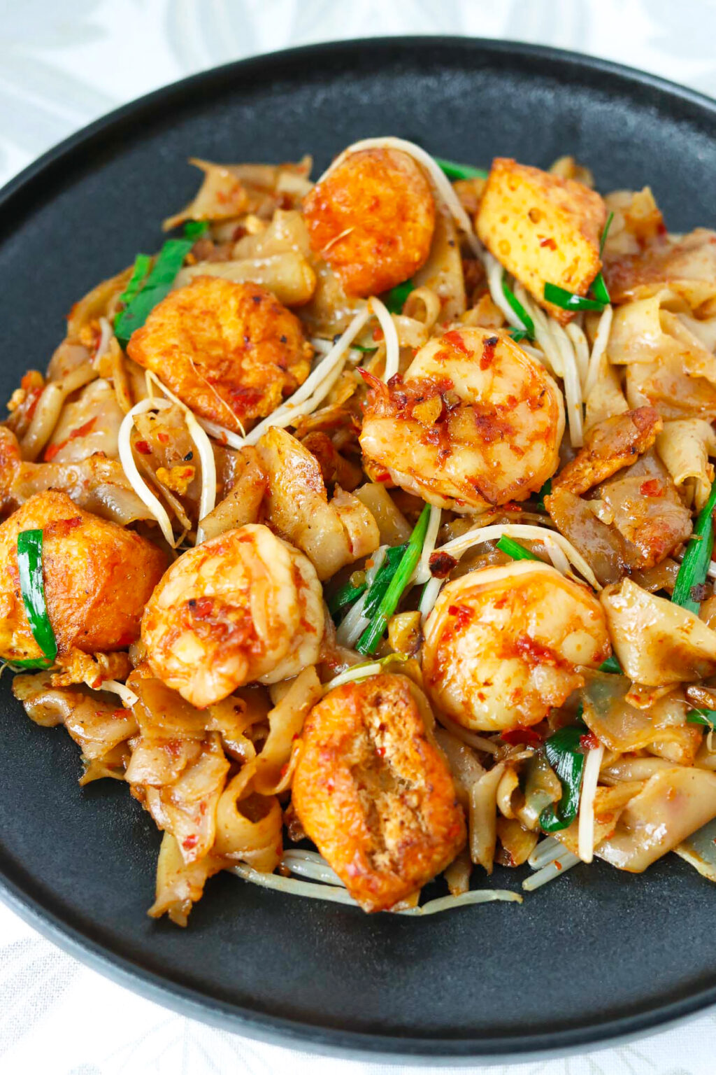 Char Kway Teow (Malaysian Flat Wide Rice Noodles Stir-fry) - That Spicy ...