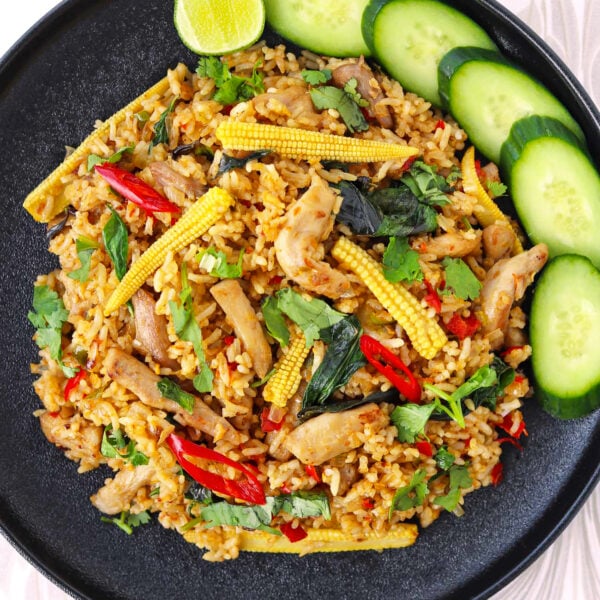 Thai Green Curry Fried Rice with Chicken - That Spicy Chick