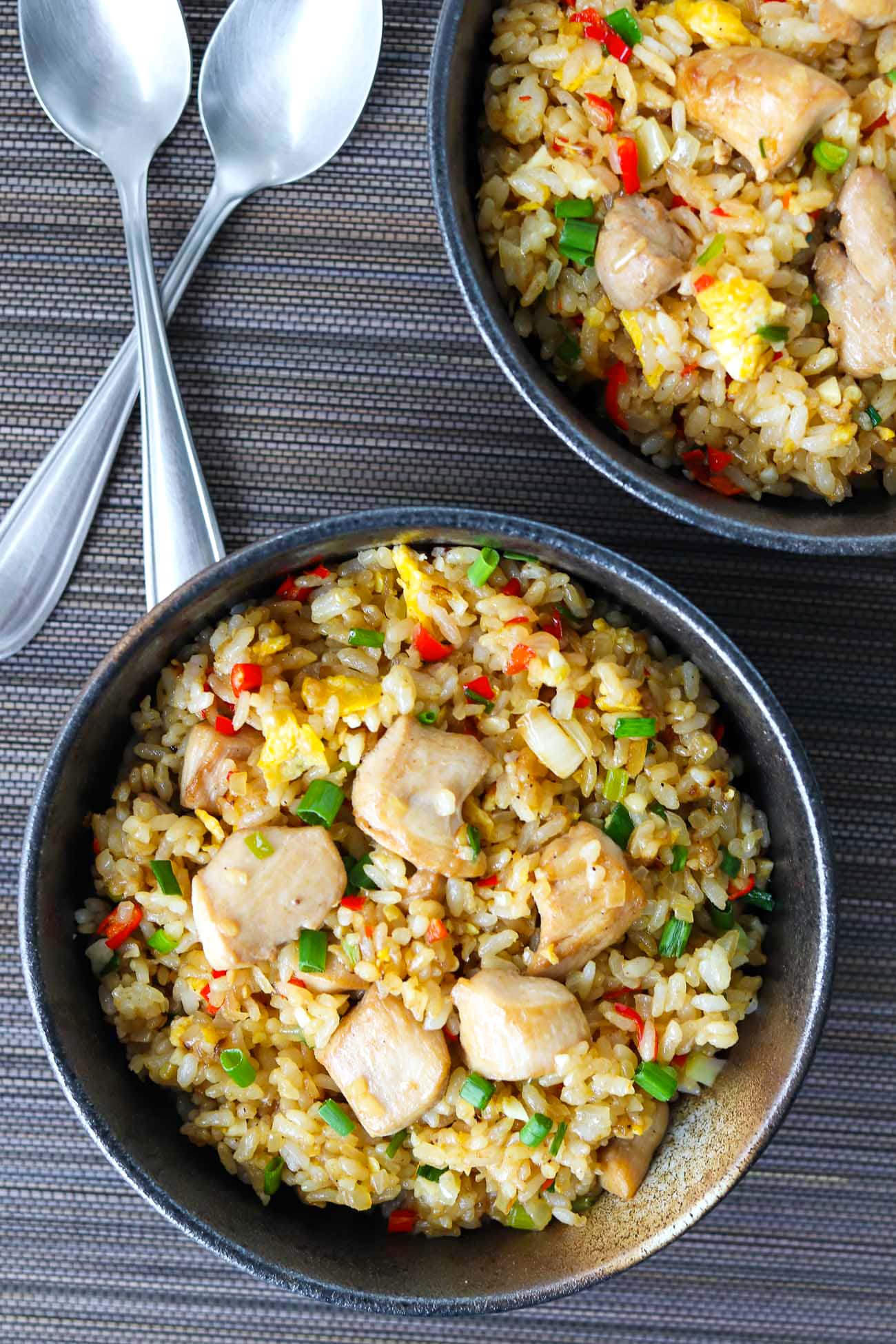 Japanese Chicken Fried Rice (Yakimeshi) - That Spicy Chick