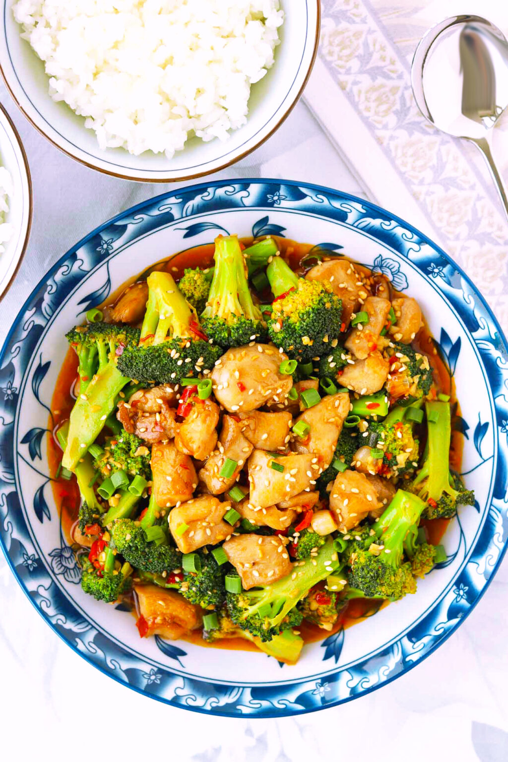 Chili Garlic Chicken and Broccoli Stir-fry - That Spicy Chick