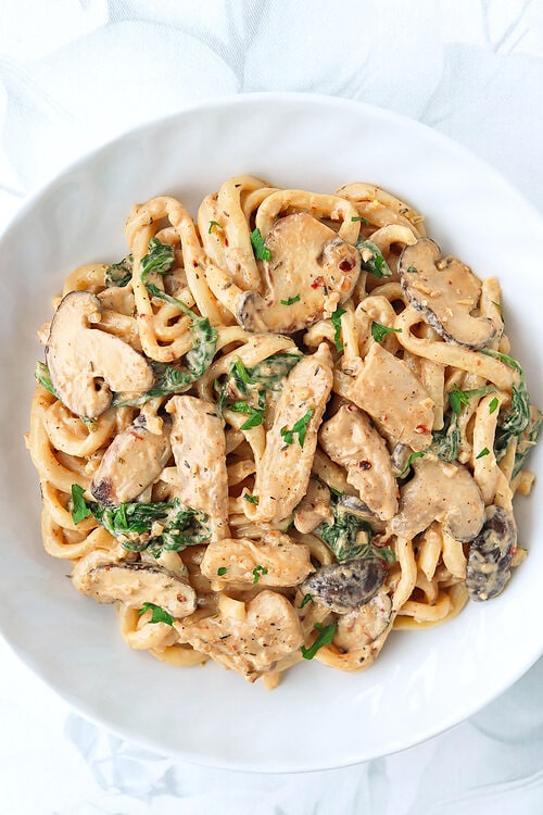 Creamy Mushroom Udon with Chicken - That Spicy Chick