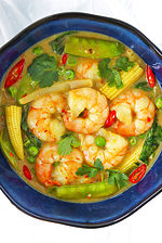 Thai Green Curry Shrimp - Lightened Up - That Spicy Chick