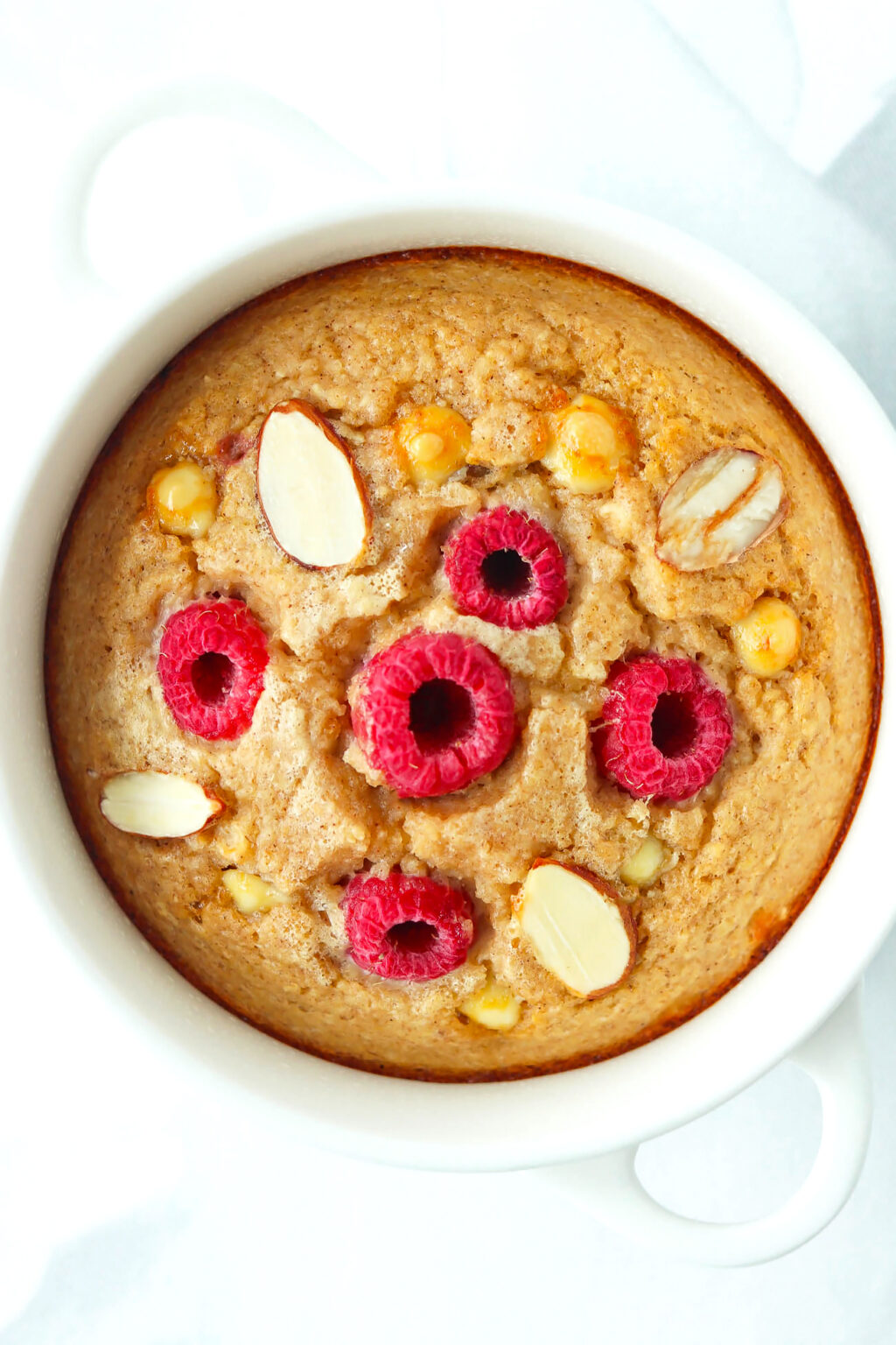 Raspberry White Chocolate Baked Oats - That Spicy Chick