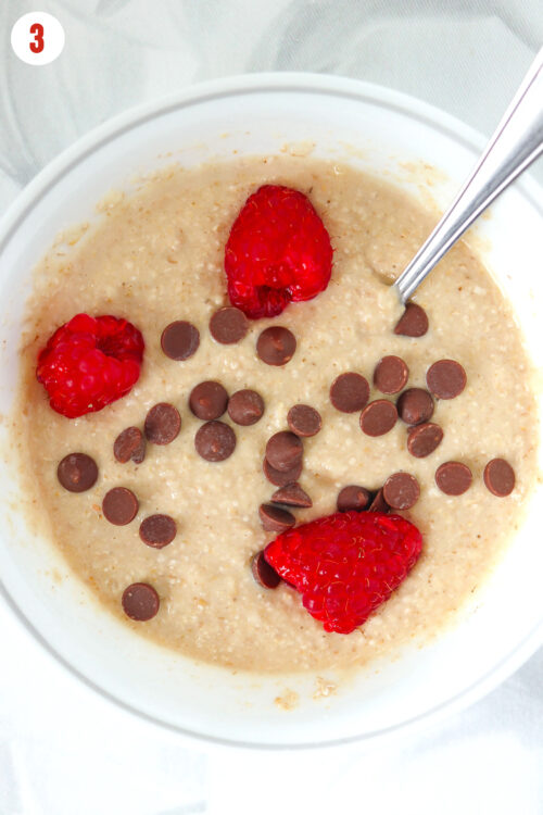 Raspberry Chocolate Chip Baked Oats - That Spicy Chick