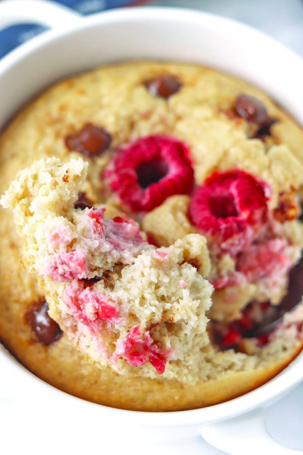 Raspberry Chocolate Chip Baked Oats - That Spicy Chick