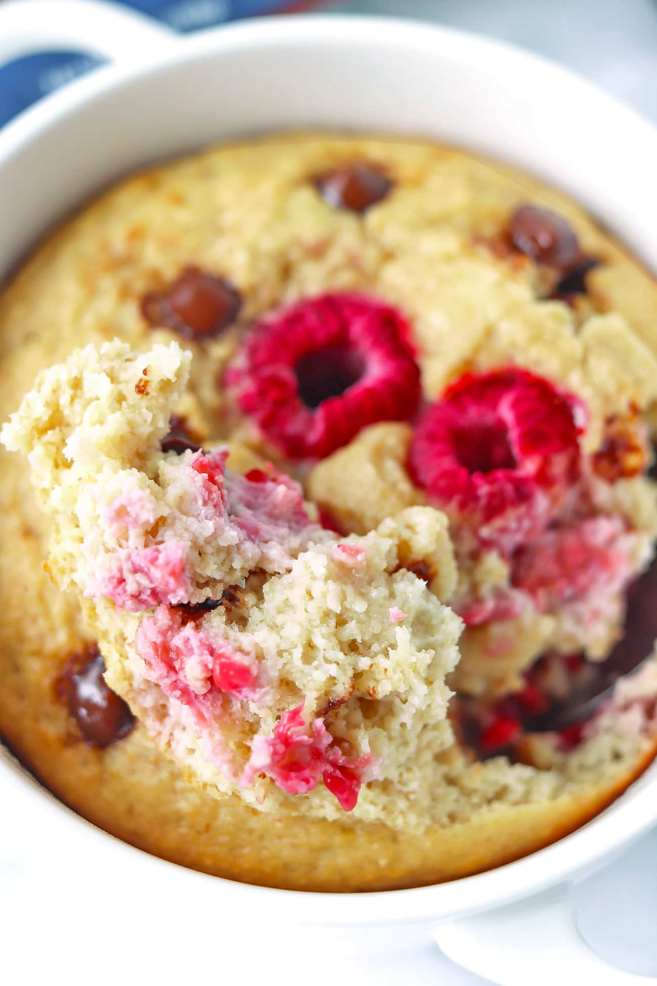 Raspberry Chocolate Chip Baked Oats - That Spicy Chick