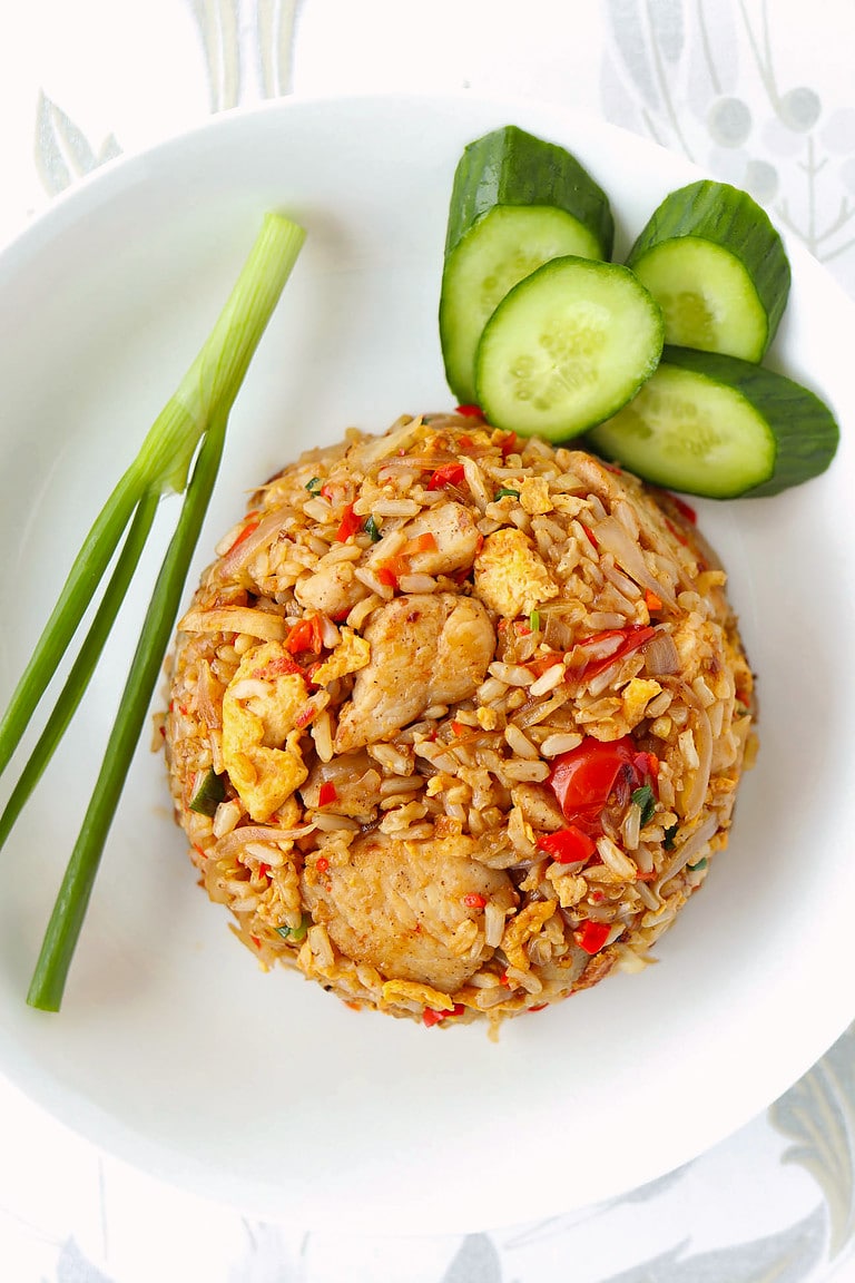 Thai Fried Rice (Khao Pad) - That Spicy Chick