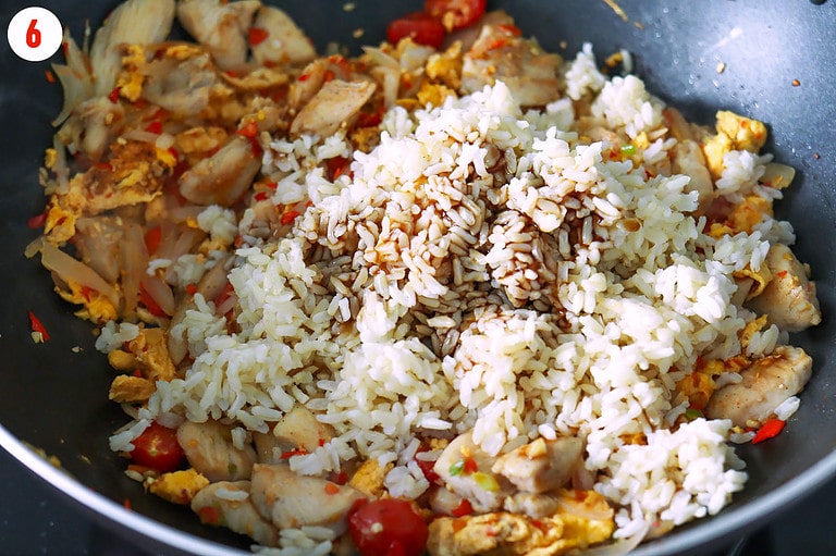 Thai Fried Rice (Khao Pad) - That Spicy Chick