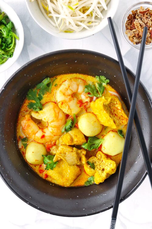 Easy Laksa Noodle Soup - That Spicy Chick