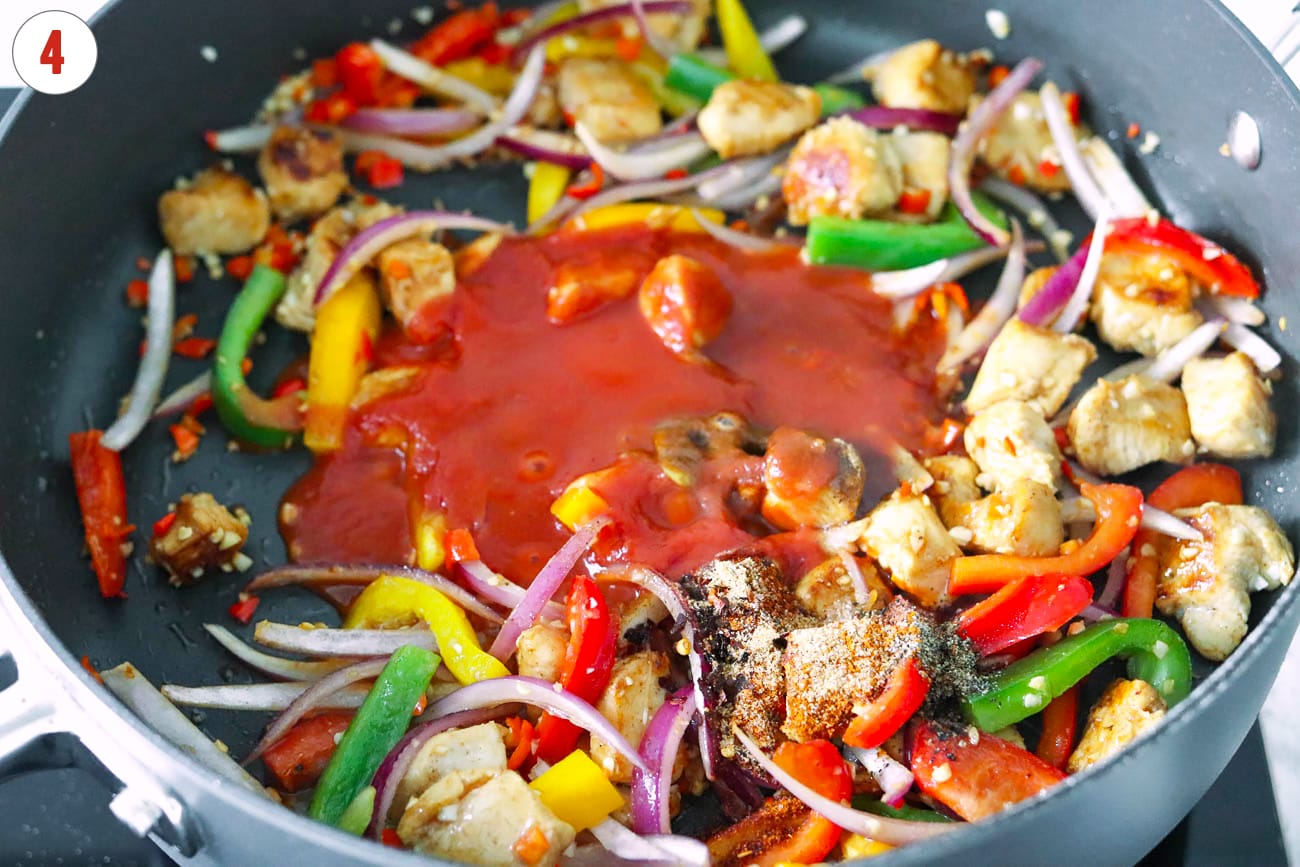 One Pot Chicken Fajita Pasta - That Spicy Chick