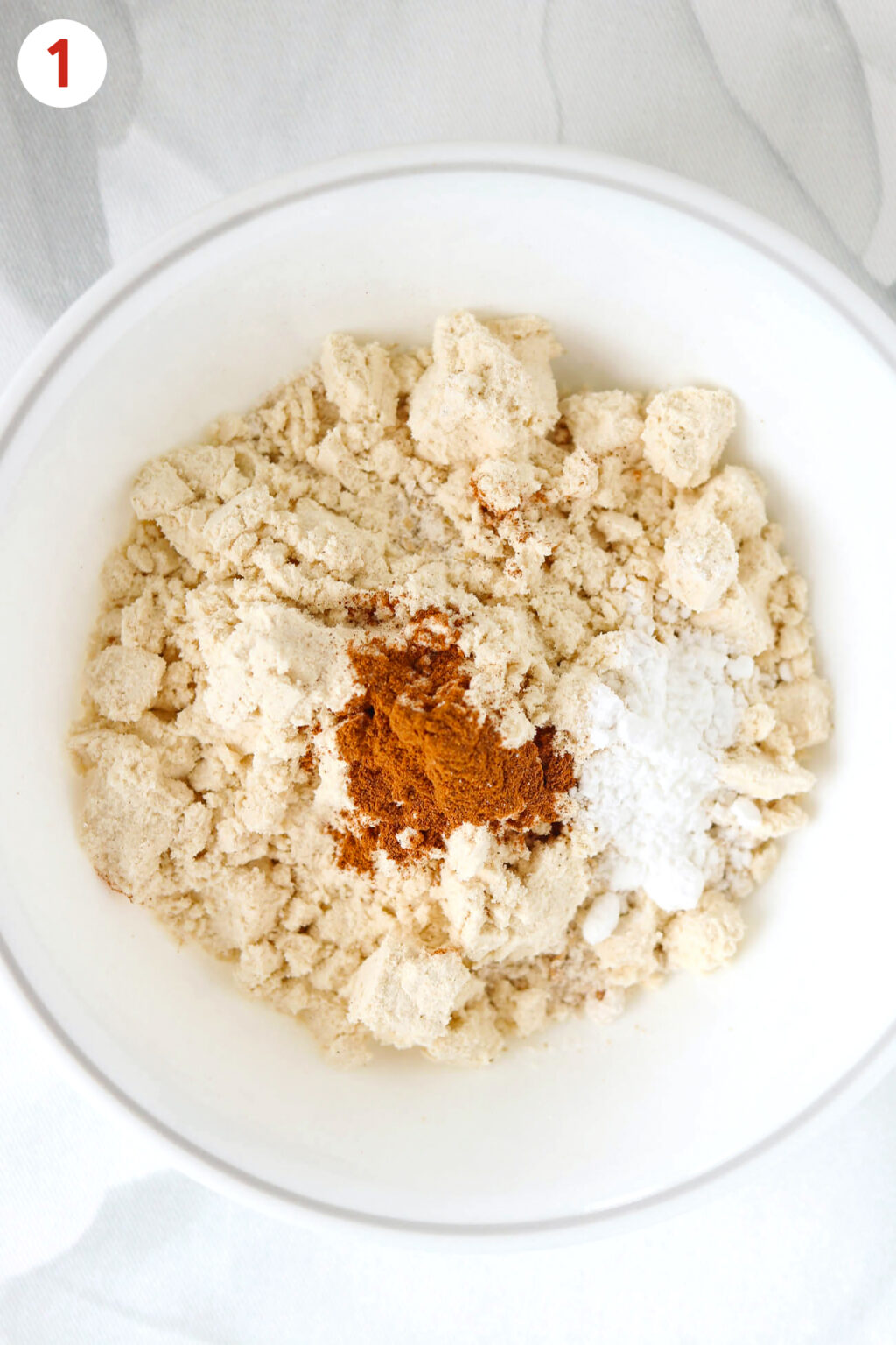 Biscoff Baked Oats with Strawberries - That Spicy Chick