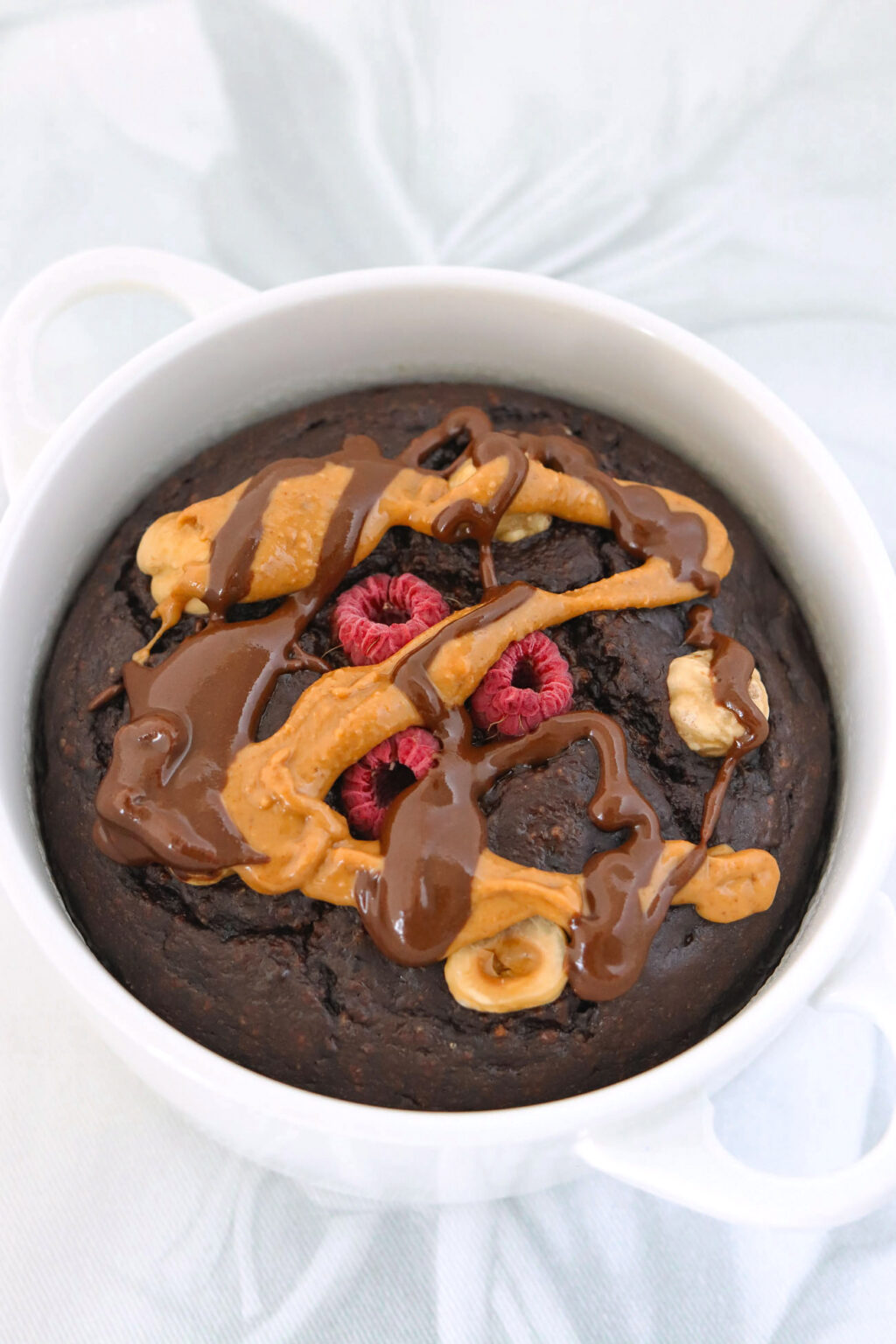 Chocolate Hazelnut Baked Oats - That Spicy Chick