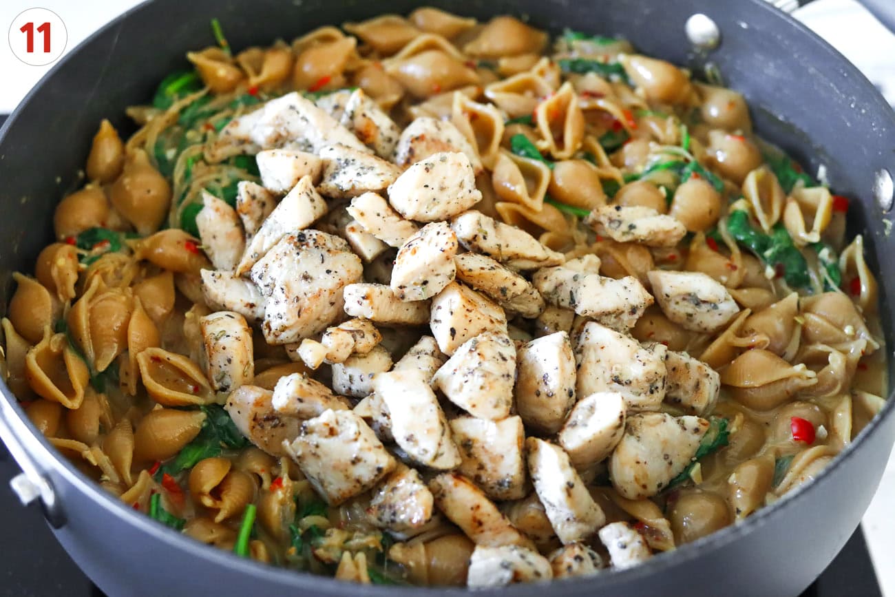 French Onion Chicken Pasta - That Spicy Chick