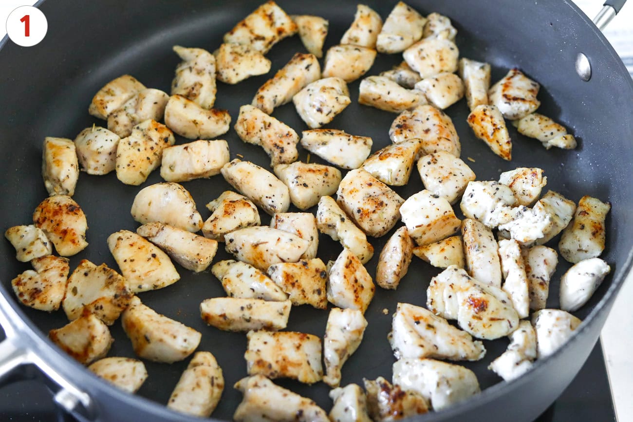 French Onion Chicken Pasta - That Spicy Chick