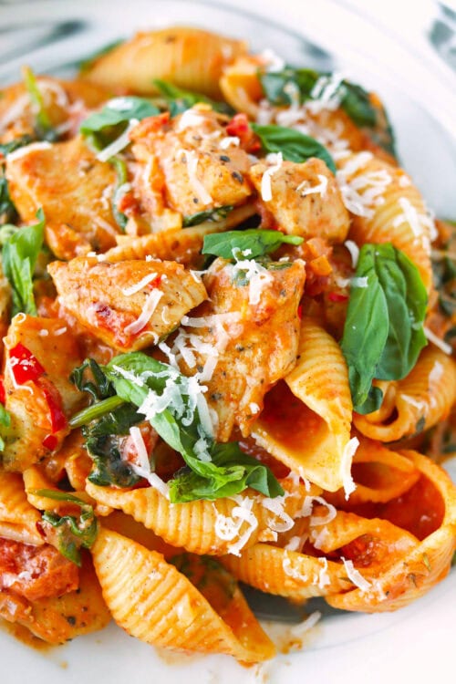 Creamy Spicy Chicken Pasta with Spinach (No heavy cream!) - That Spicy ...