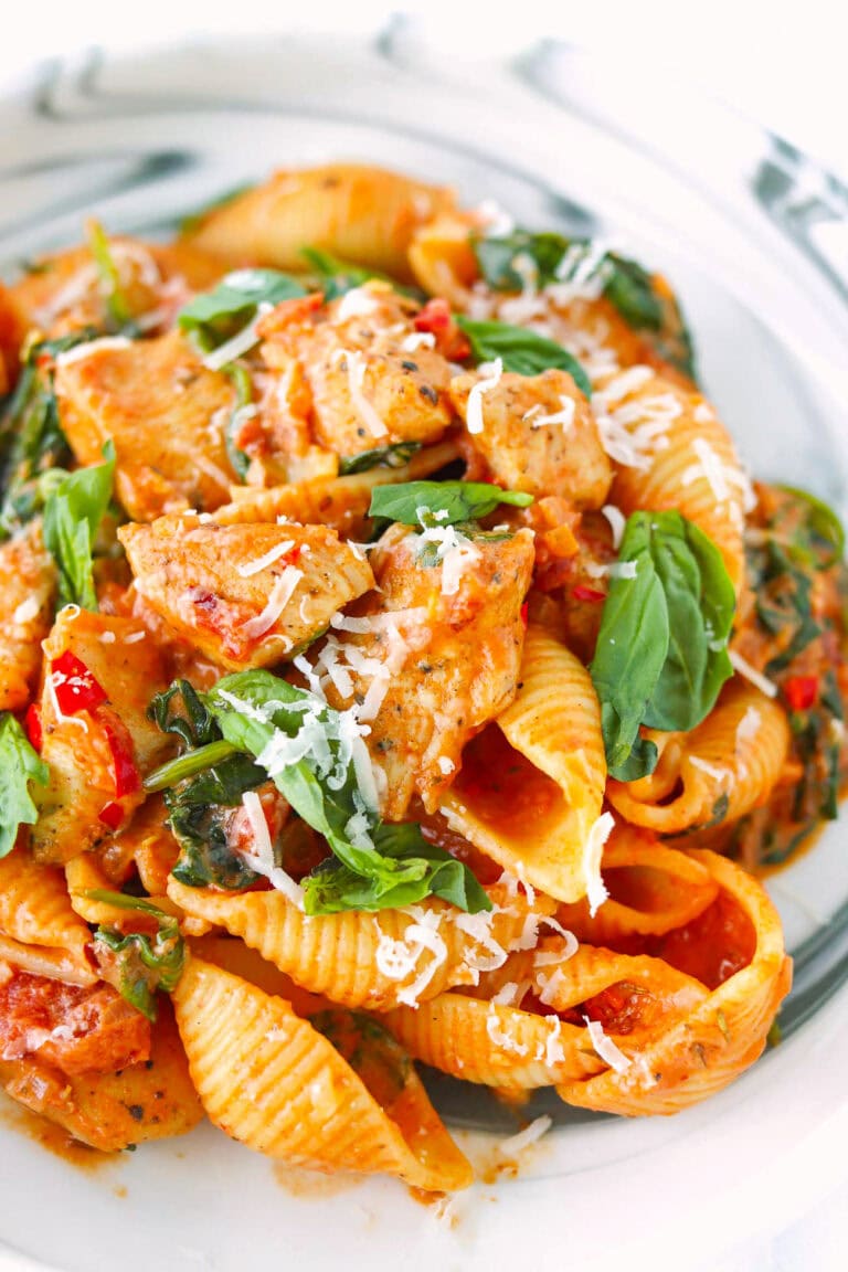 Creamy Spicy Chicken Pasta with Spinach (No heavy cream!) - That Spicy ...