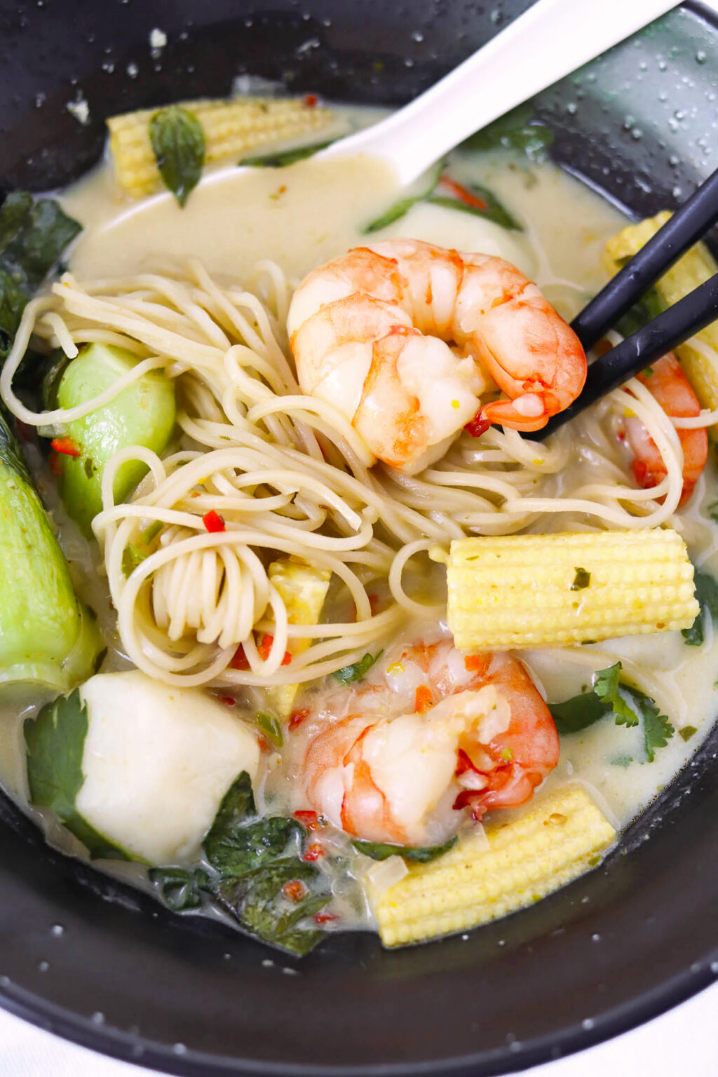 Green Curry Noodles - That Spicy Chick