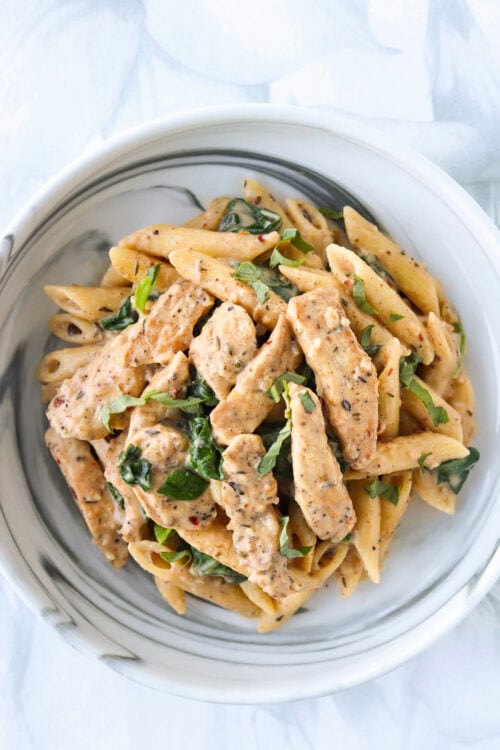Creamy Garlic Parmesan Chicken Pasta - That Spicy Chick