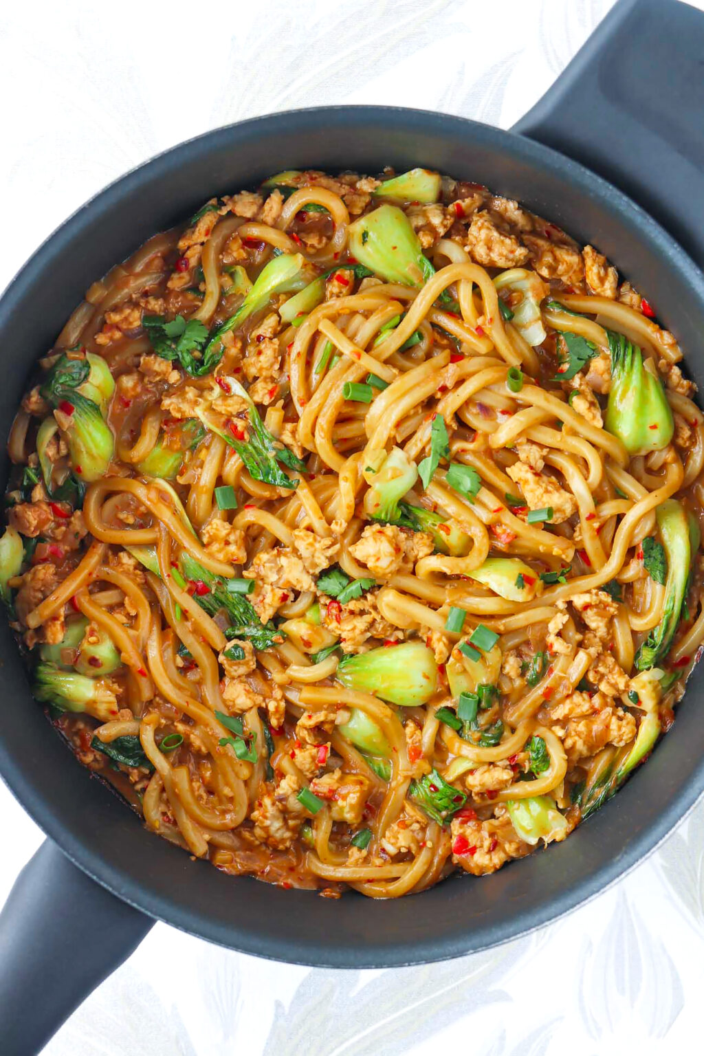 Spicy Peanut Butter Noodles (Ready in 25 minutes!) - That Spicy Chick