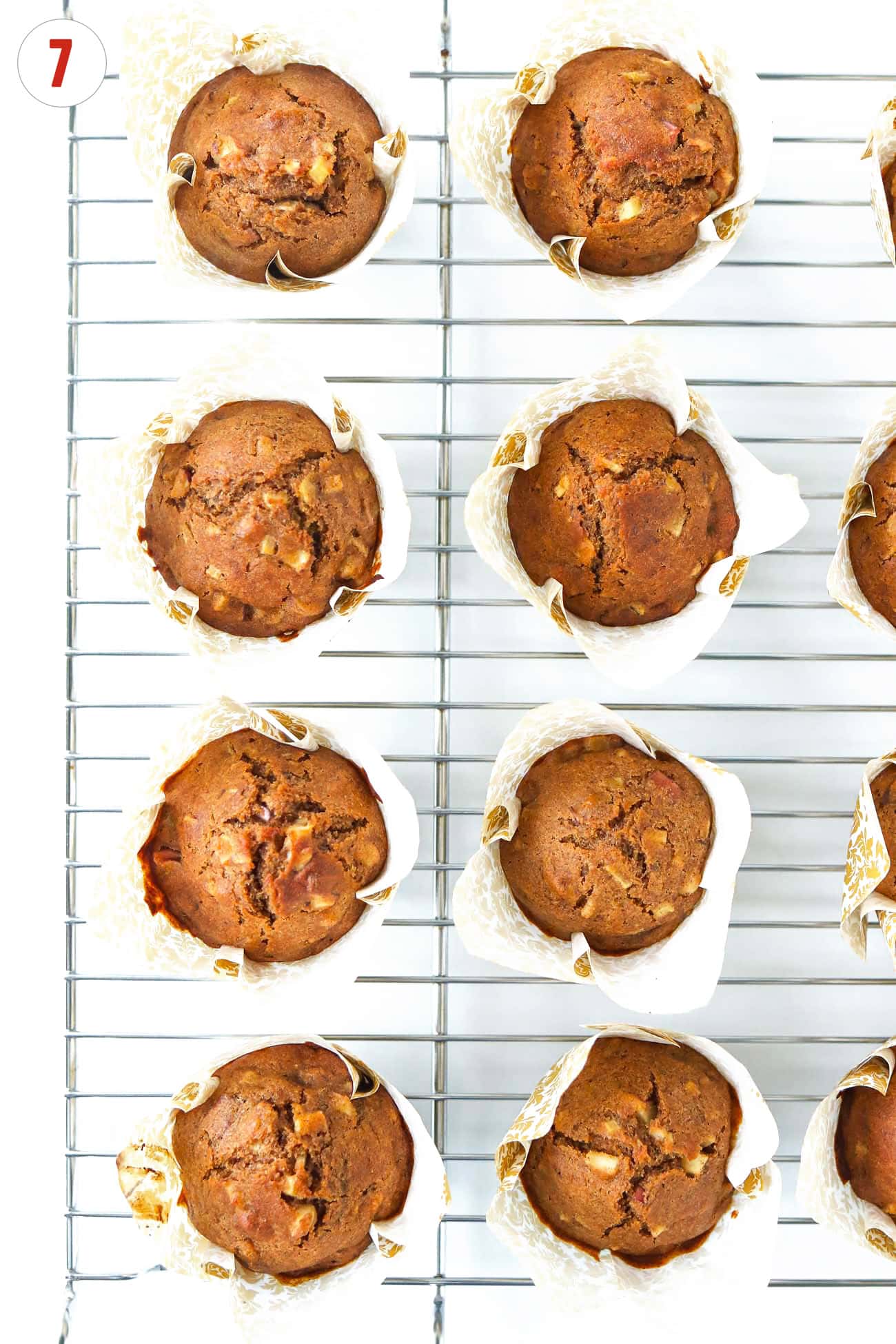 Healthy Apple Spice Muffins - That Spicy Chick